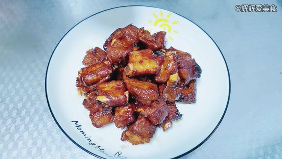 红烧排骨的简单家常做法,无需过多调料也好吃,色泽好看肉质软烂