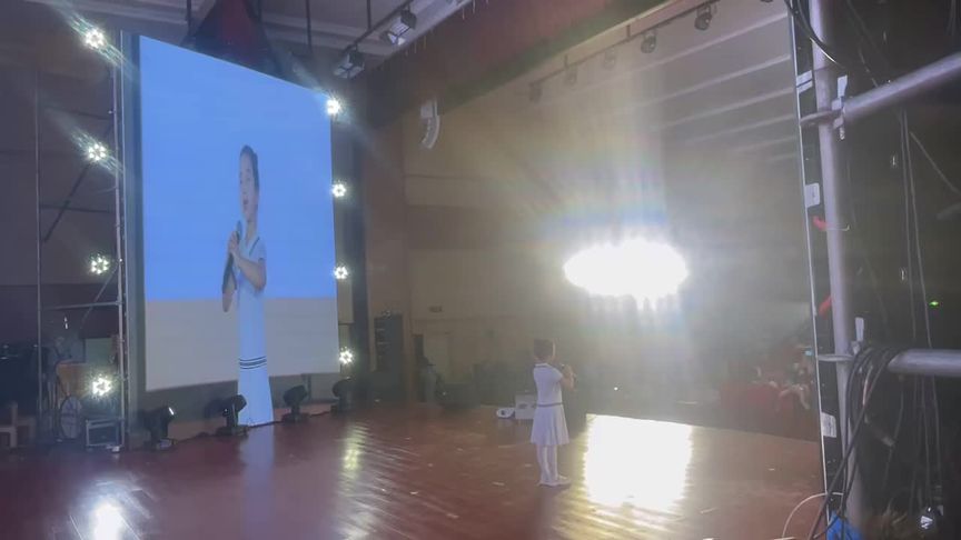 #钢模板加工 #桥梁工程 告诉你,看看小孙女有没有明星范