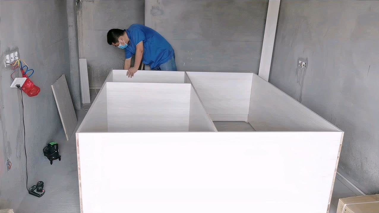 用二合一工艺制作衣柜看不见钉眼,比燕尾隼要简单得多