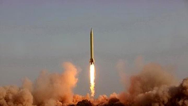 严厉警告也没用!伊朗的弹道导弹已经升空,射程覆盖美国军事基地