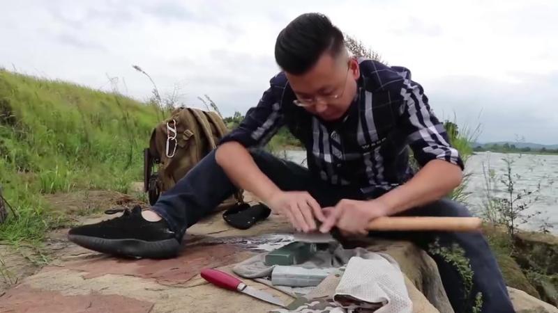 大神野外详细讲解几种磨刀石的使用和正确磨刀的方法技巧