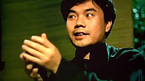 僵尸被注射了不明液体 林正英的镇尸符都失灵了 这下糟了。