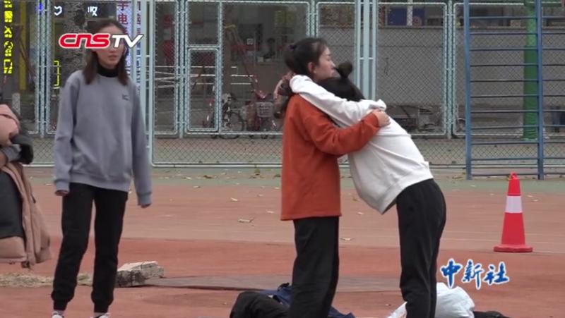 ... 教育部:不达标则不能毕业】一年一度的高校体质测试让不少大学生都...