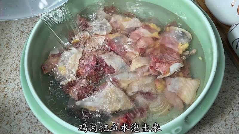 一家三口过小年,武汉下了今年的第一场雪,下雪天得吃火锅呀