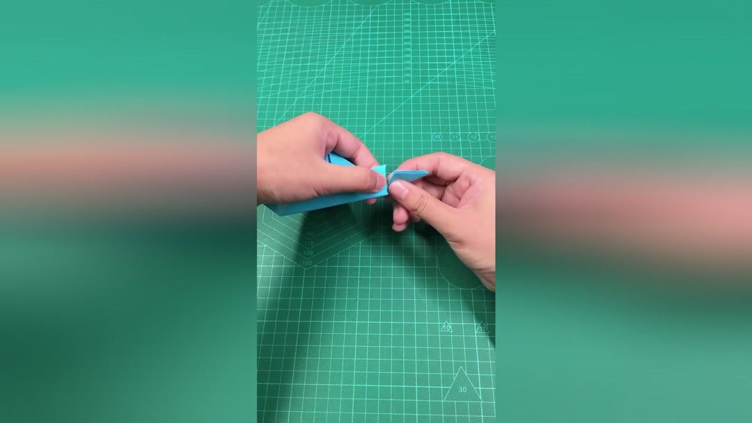 这是一个古老的折纸故事,故事的名字叫:船长的衬衫