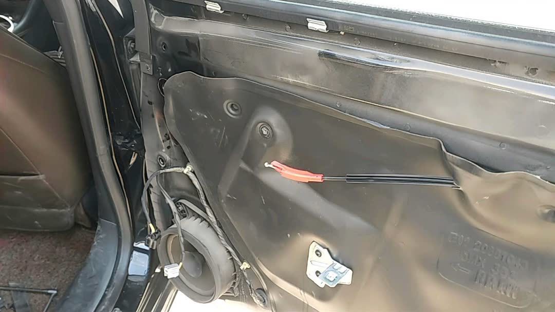 别克新君越车门限位器怎么拆?如何更换?知道这些,新手也会换!