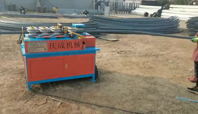 大棚弯管机成型就是这效果。