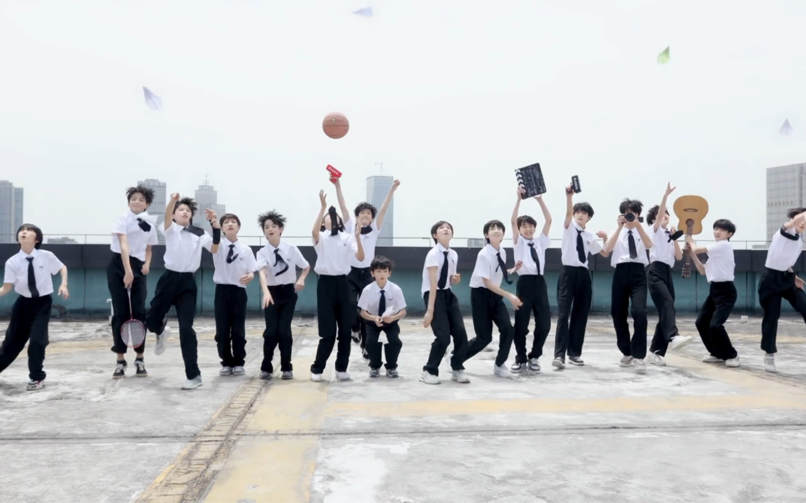 TF家族四代练习生演出顺利!
