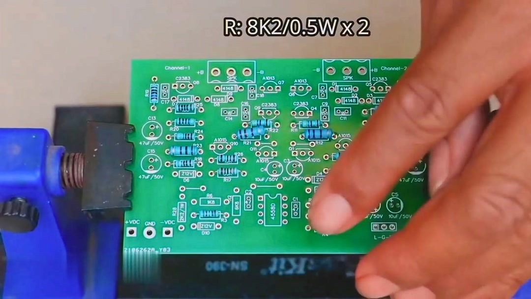 使用晶体管2N3055,MJ2955制作500W立体声音频放大器