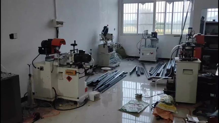 #撸起袖子干 #高端系统门窗#数控加工 #专业生产 #门窗定制