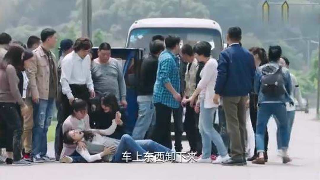 咱家:孕妇要生了肚子疼的不行,没想到小伙一拉提琴,竟不痛了