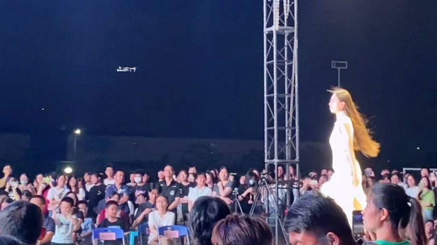 #毕业晚会 #演出现场 #模特 #秀场直击 #走秀 #t台走秀