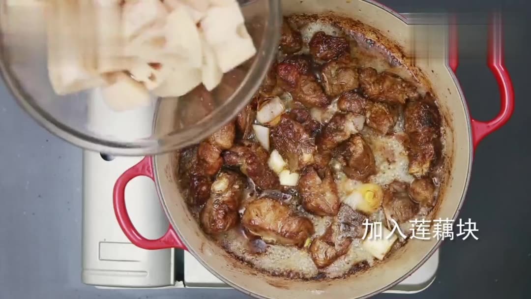 莲藕焖排骨，不可错过的快手家常美食！