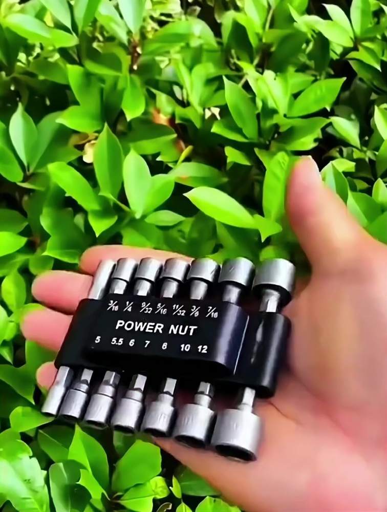 家里备一套六角套筒,装在手电钻上拆卸螺丝非常方便