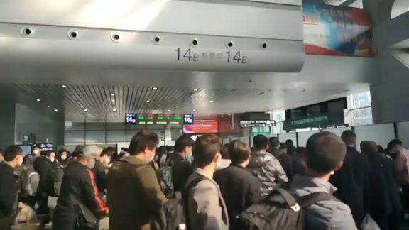 中国浙江宁波火车站k336检票2020年4月1日15点20