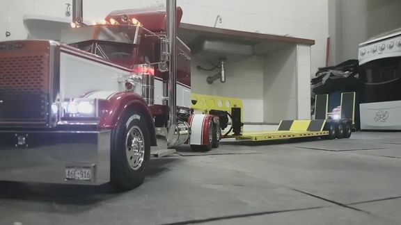 田宫的卡车模型,本来就很棒,玩家又改装加了不少零件,锦上添花