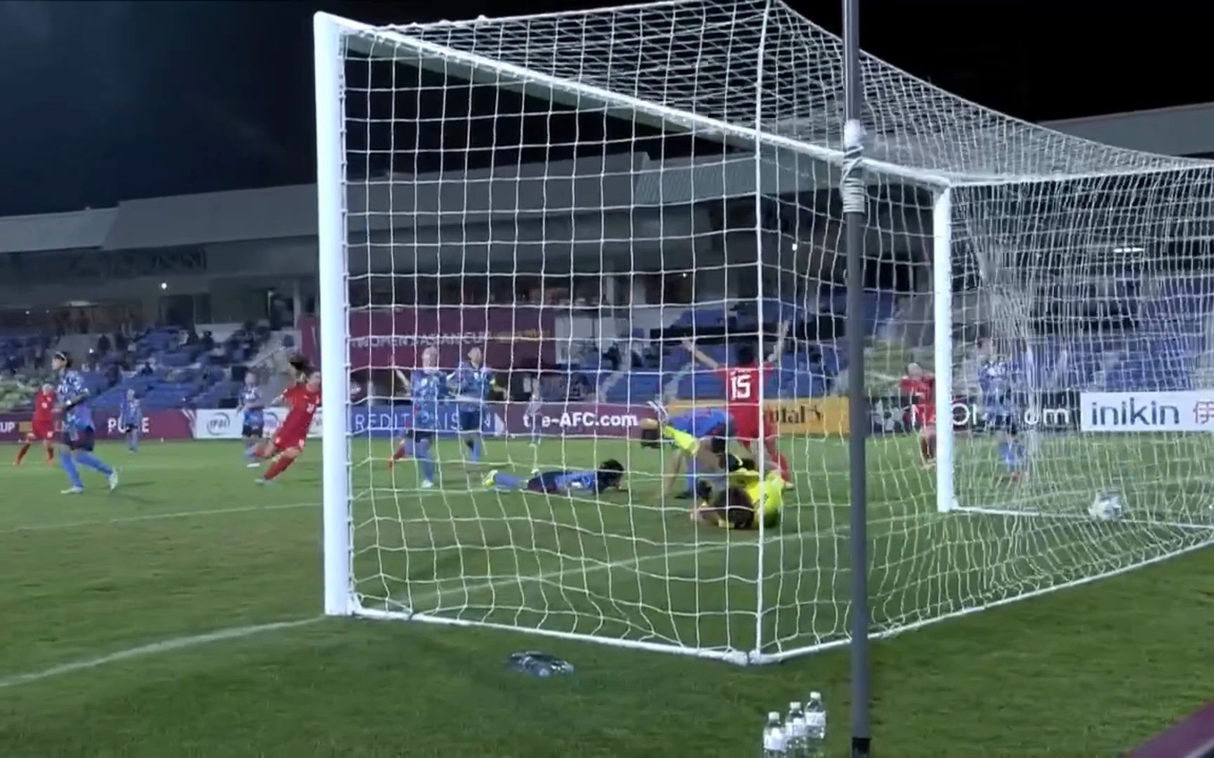 女足亚洲杯半决赛:中国女足扳平比分!下半场刚开始就进球!双方战至1:...