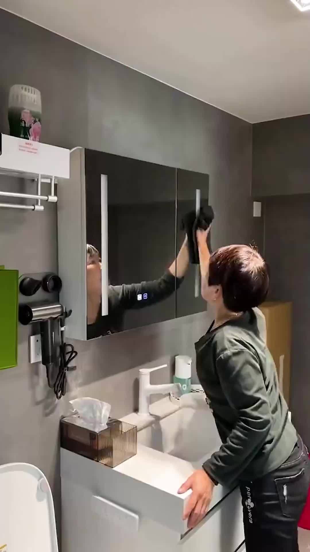 ...擦玻璃不掉毛絮不留水印和水渍的秘诀就是...