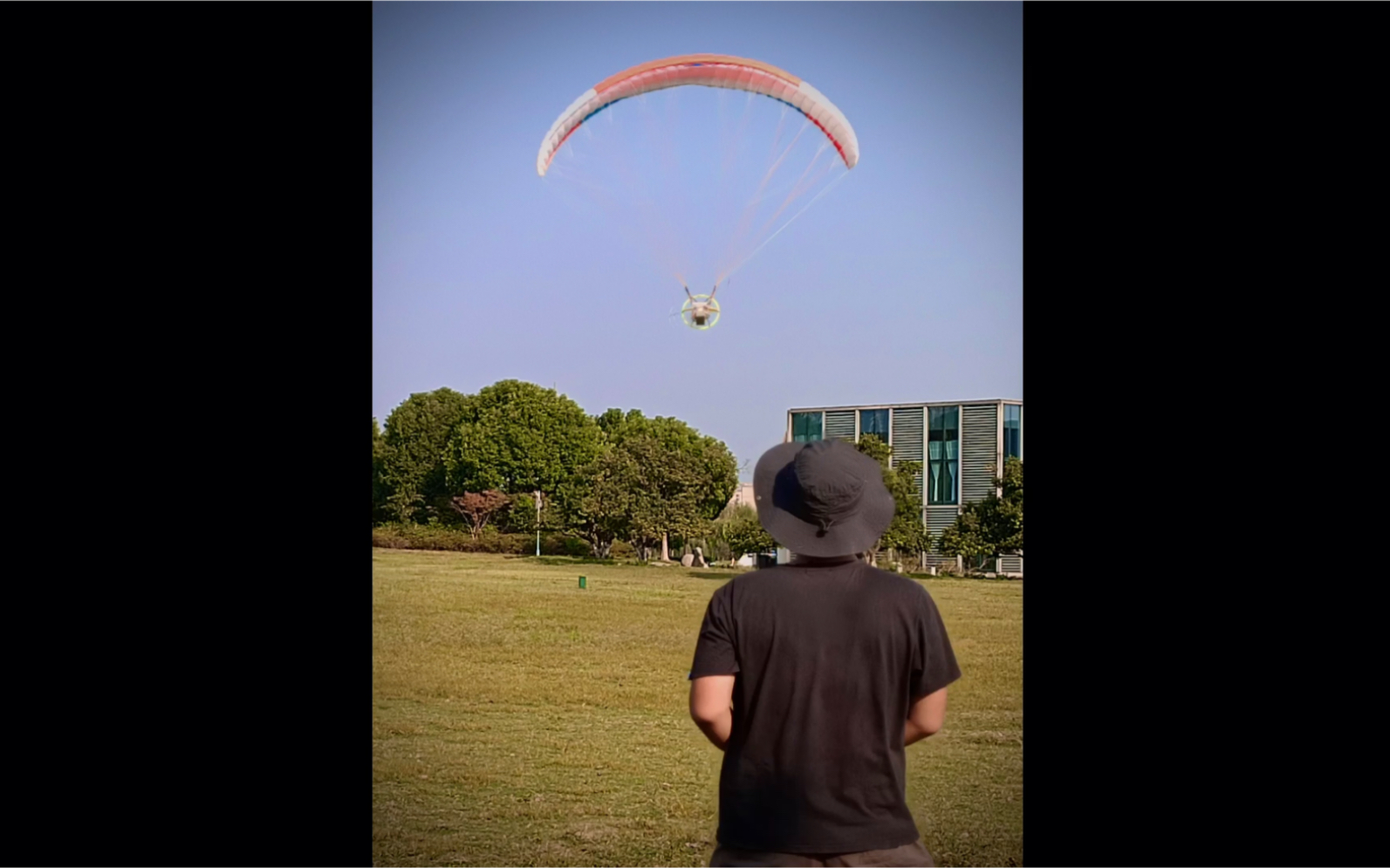 暴力测试遥控双层航模动力滑翔伞