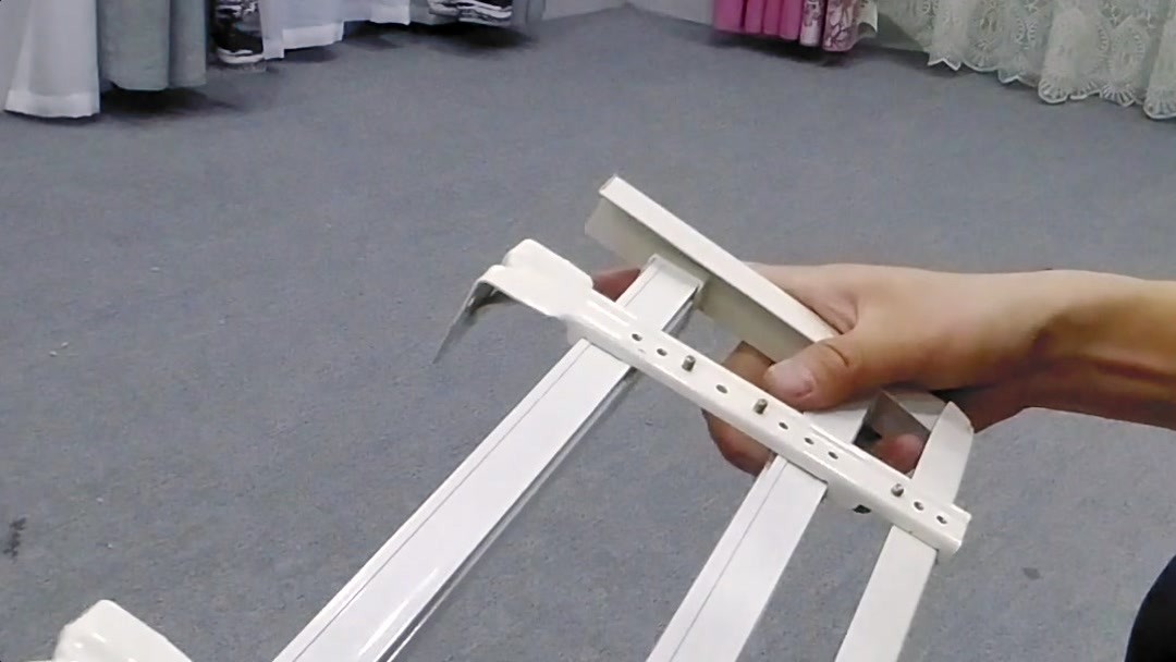 窗帘轨道安装视频