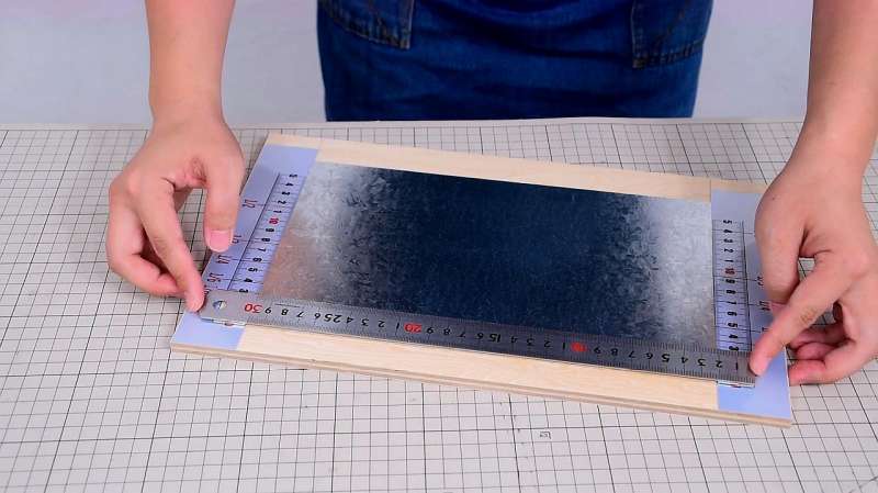 制作一个多功能砂纸切割器