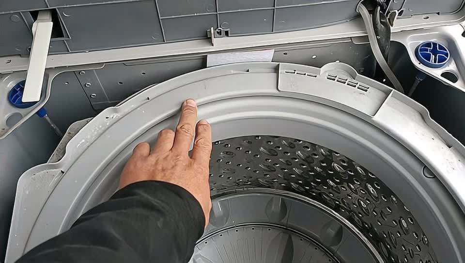 全自动洗衣机内筒倾斜,看看怎么维修