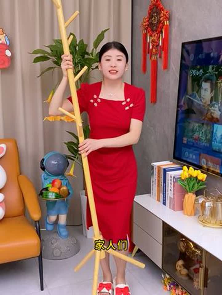 实木的卧室挂衣架,每人拍一单就好,不要囤货,有运费险#挂衣架#衣架#...