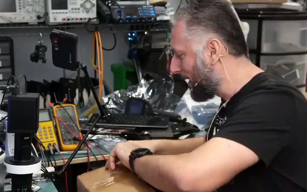 【数码解压翻新】华硕ROG游戏笔记本电脑维修