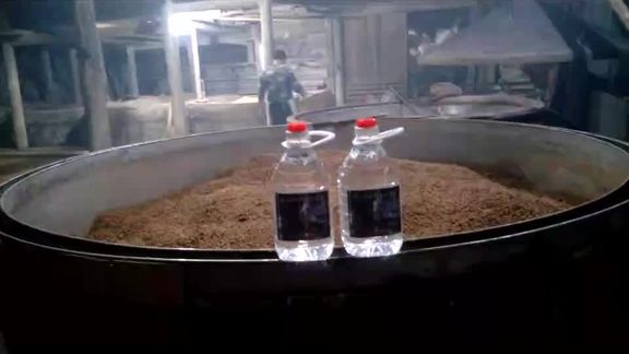 祝大家小年快乐!加班酿酒中,感谢武汉洪山区罗先生支持!