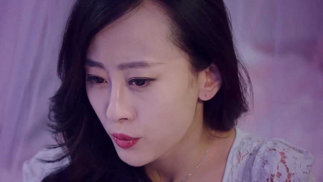 美女主播怀疑娜娜被附体,网警训斥她竟然监视娜娜