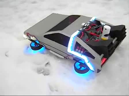 达人用 Quadrotors 四旋翼碟形飞行器模拟电影中的 Flying Time ...