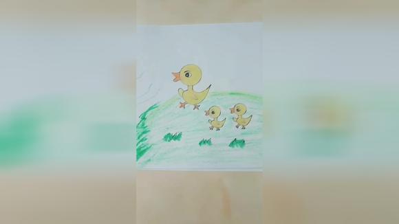 简笔画教程:鸭妈妈带着小鸭子游玩呢,是不是很可爱呢?