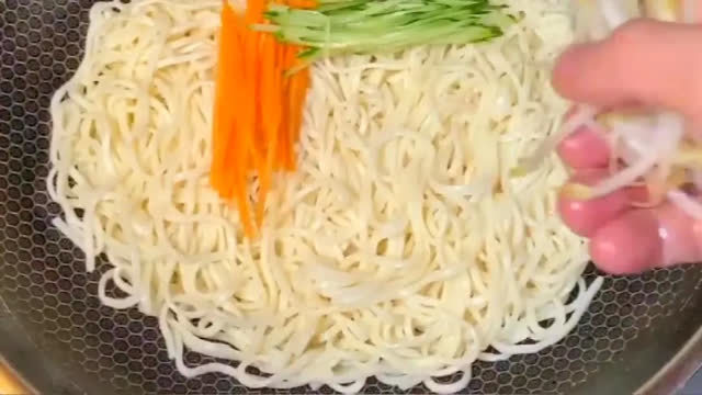 天气太热,教你这样做面条,简单又美味,吃一次就忘不了