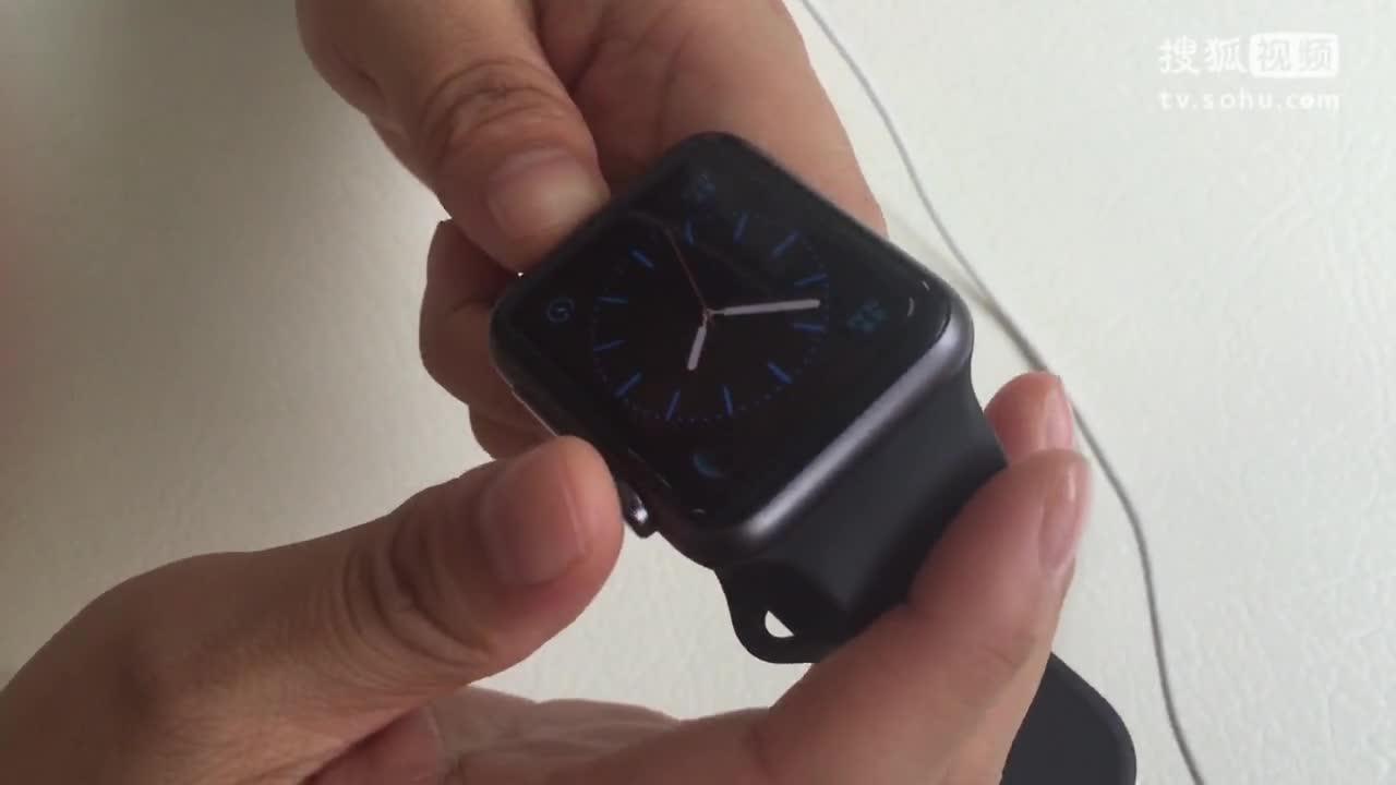 【iwatch使用说明】怎样直接在屏幕看电量?2