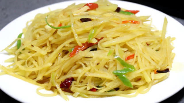 原来土豆丝大厨是这样做的,看着就有食欲