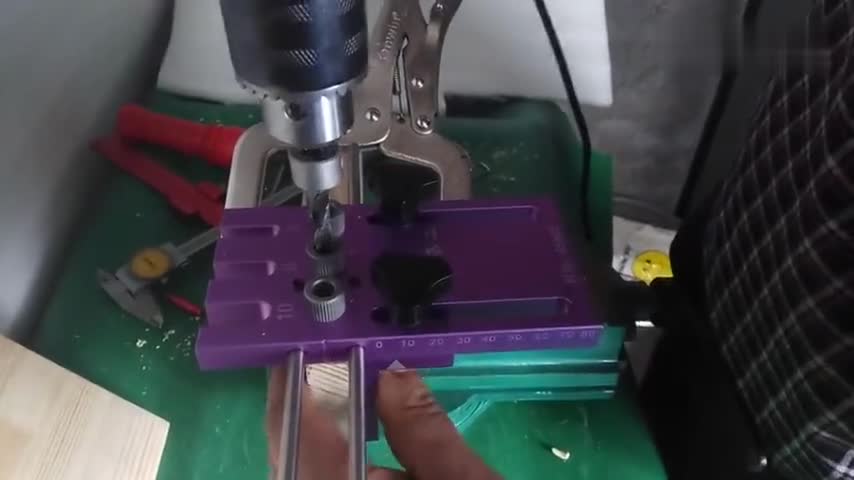 圆木榫三合一木工打孔定位器操作演示,DIY木工爱好者最爱