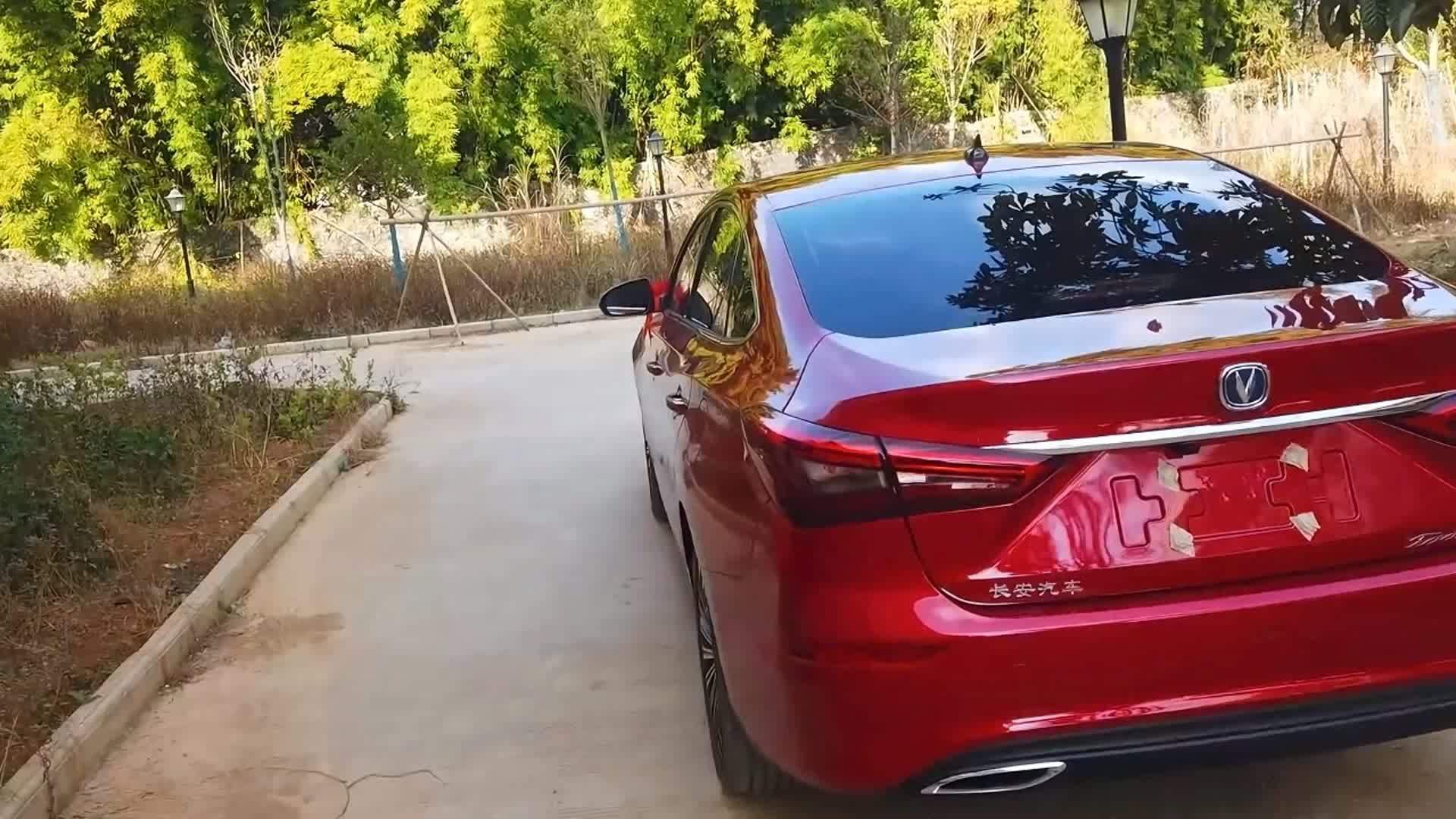 朋友相亲10多次都失败了,无奈只好花106000元买了辆长安轿车