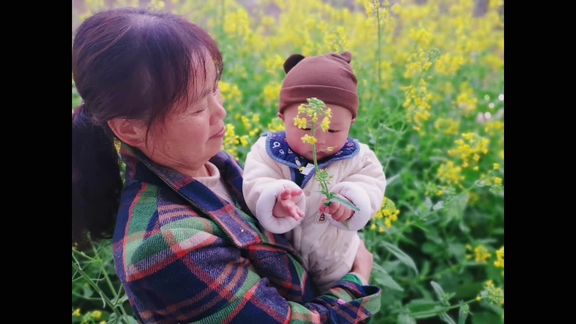 #春暖花开奔你而来 雨后天晴,带着小墨墨去拥抱大自然,不曾想