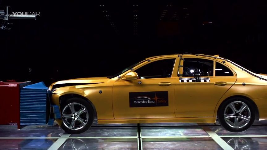 奔驰安全中心 - 全新奔驰E-CLASS碰撞测试