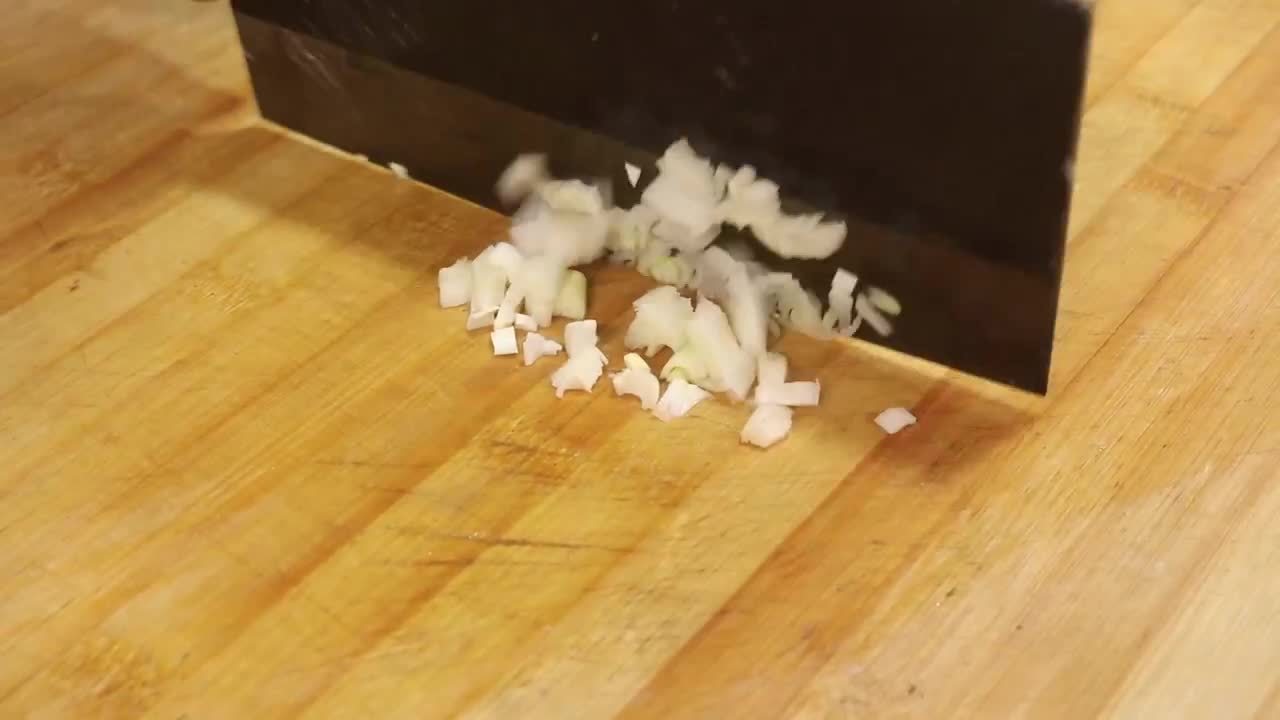 每次去饭店必点的土豆丝,手把手在家教你制作