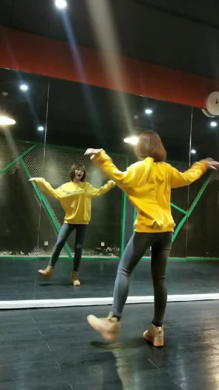 Good time分解来啦~按你们说的背面有露出来,速度也调慢啦!赶快学起来吧~!(ਛ_≻ਛ)