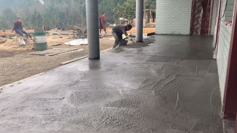 小利的房子修了3个月了,老师傅打完地平收光之后,就完工了