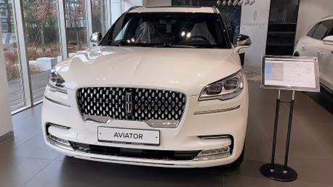 2021款林肯飞行家到店实拍,打开车门看到内饰,我忘记了奥迪Q7