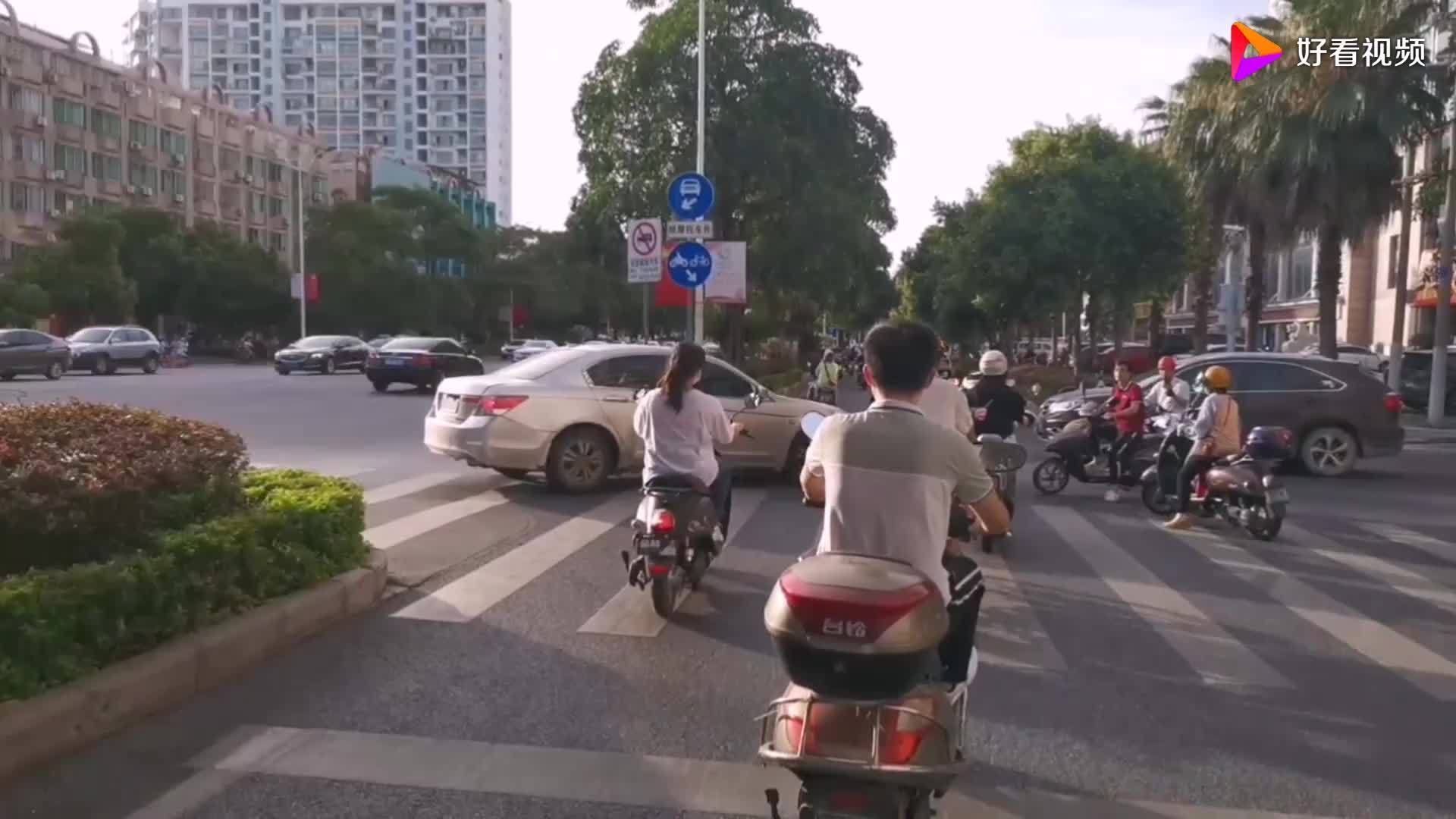 实拍广西北海电动车大军,电动车一眼望不到头