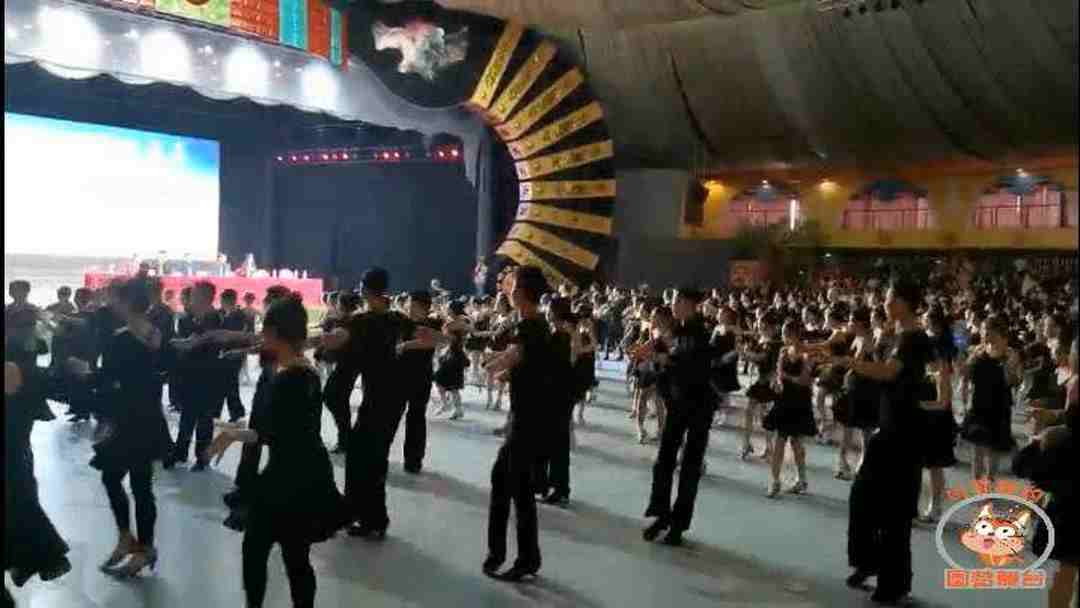 通辽市第二届运动大会体育舞蹈公开赛开场舞百人拉丁
