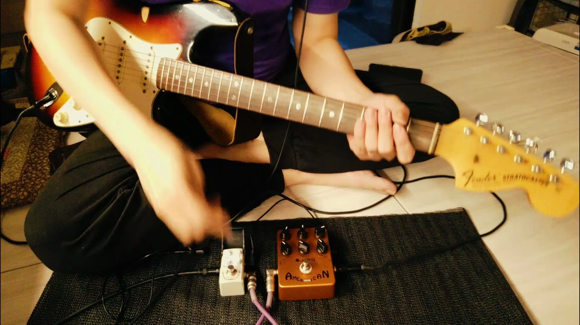 因为吉他直接录音很难听,所以需要音箱模拟器(很便宜,自己买,不用找我)