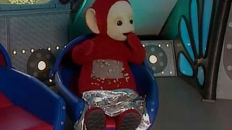 天线宝宝:小波的床上和身上有很多烤面包渣,该怎么办呢?