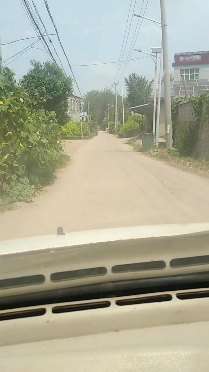 御捷Q5电动小四轮安装太阳能充电,长途旅者的福利,跑摩的得力座驾好...