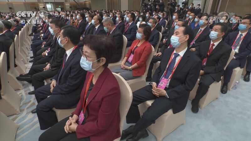 [中国新闻]深圳经济特区建立四十周年庆祝大会举行 习近平出席大会并...