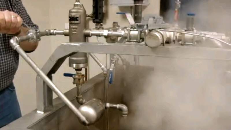 蒸汽管道不单要安装蒸汽疏水阀,汽水分离器能使饱和蒸汽更干燥